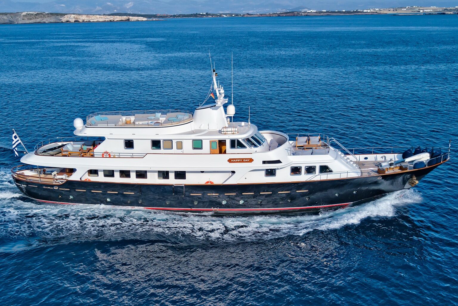 An interview with Luciano Ruggiero, captain of M/Y SOUNION II – Hill ...